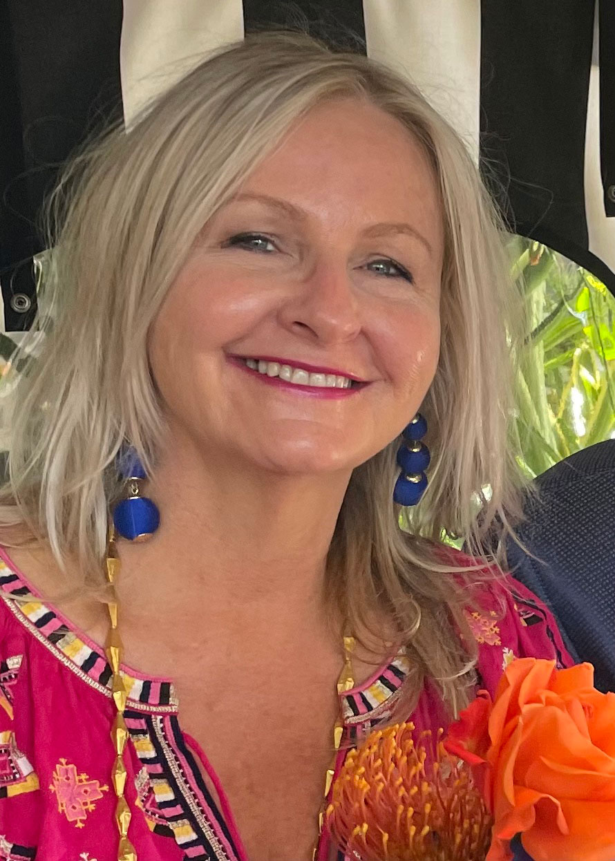 About Lisa | Tours Through the Book – Tours Through the Book